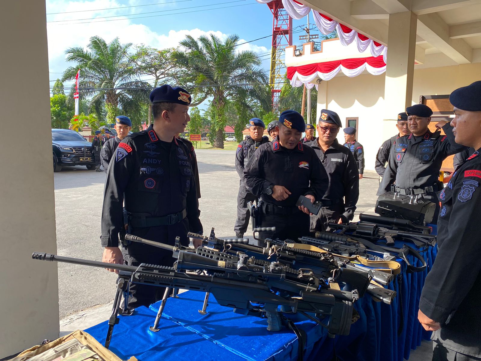 Jelang Pemilu 2024, Dansat Brimob Polda Kaltim Cek Kesiapan Personel, Kendaraan dan Peralatan ...