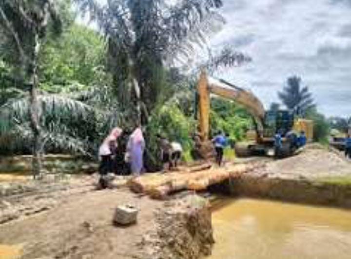 Dinas PUPR PPU Percepat Pembangunan Jembatan Permanen di Jalur Sepan–Bukit Subur Pasca Banjir ...